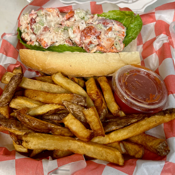 ColdLobsterRollwithFries_grande.jpg?v=1713564582